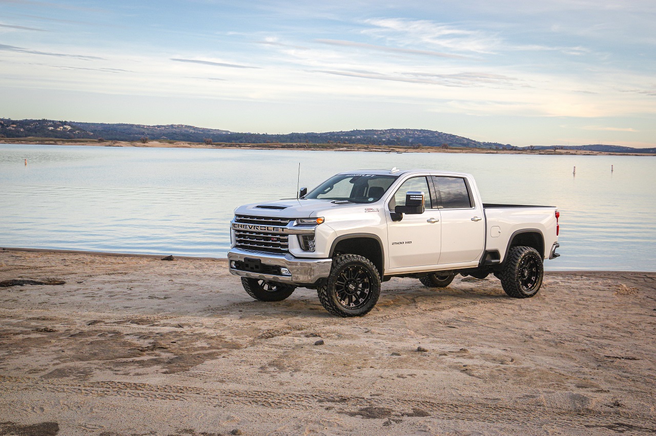 ReadyLIFT Now Offers All-New 2020 GM HD ﻿Leveling & SST Lift Kit ...